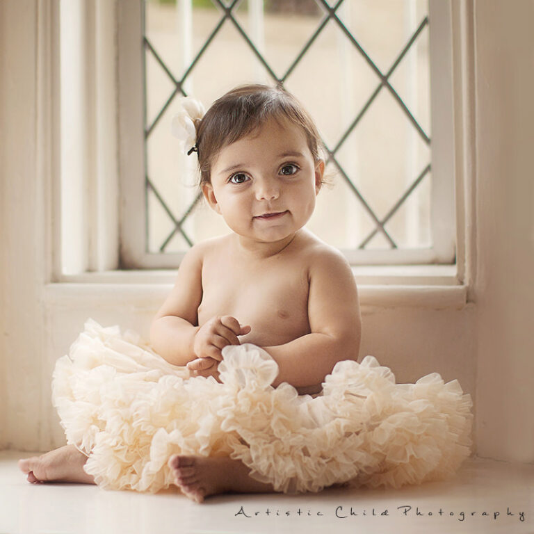 Professional London Baby Photo Session | Kyra by Artistic Child Photography